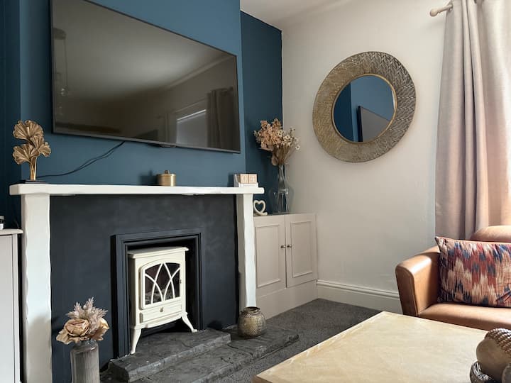 The Whitchurch Apartment- The Painted Rooms - Whitchurch
