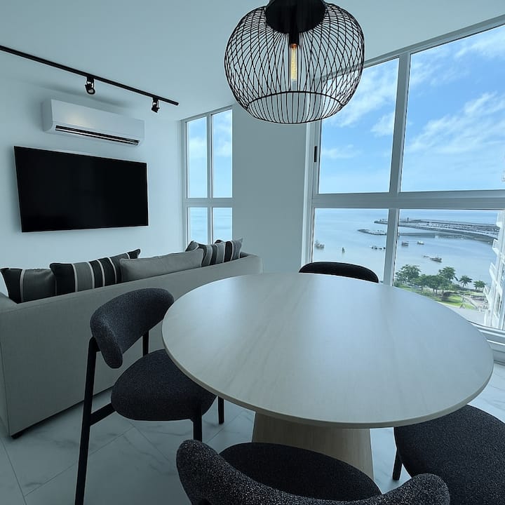Modern Apartment With Ocean View - Panama City