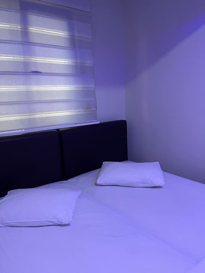 Alsancak Sahile Yakın Otel Odası - Buca