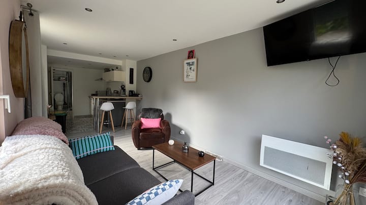 Studio Meublé Quartier Barbes - Cher