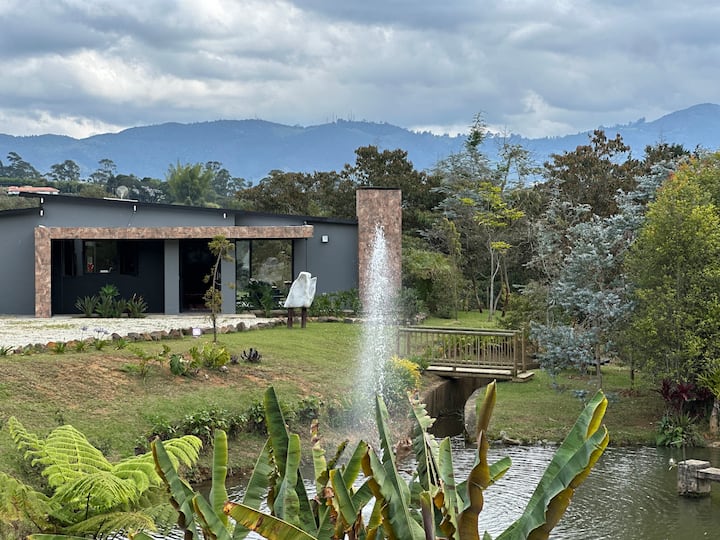 Modern 4br Lake Fireplace Jacuzzi Near Llanogrande - La Ceja