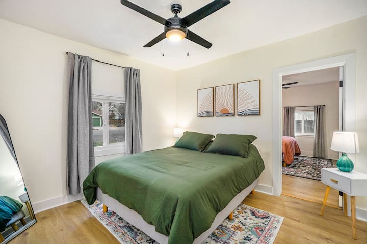 Charming Old Town Escape - Walk To Everything! - Wellington, CO