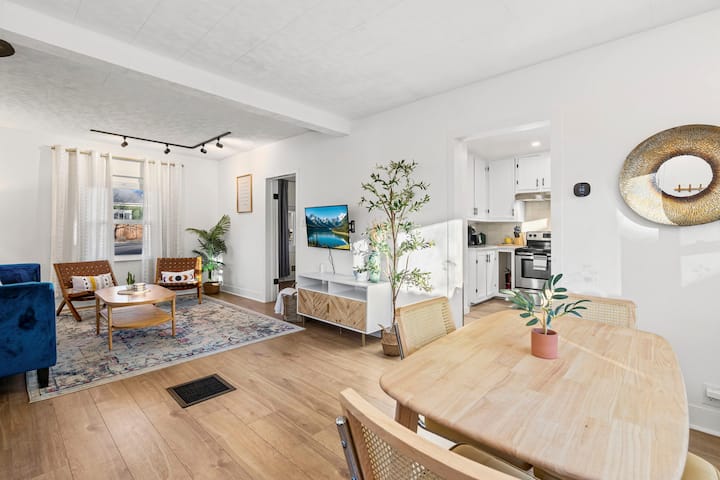 Charming Old Town Escape - Walk To Everything! - Fort Collins, CO