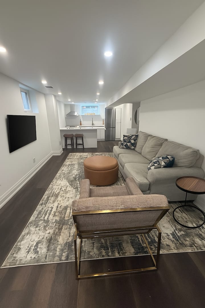 1b Near Lake In Bronte, Oakville - オークビル