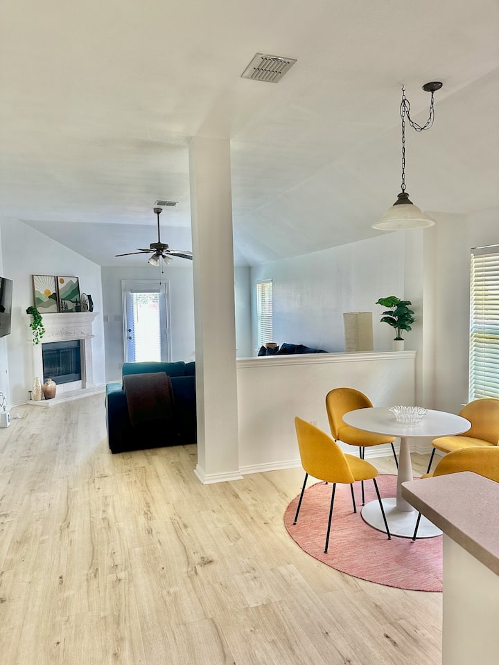 Spacious 4br Home In Little Elm/frisco - Little Elm, TX