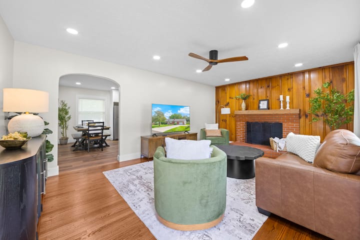 Remodeled Knoxville Home | Fast Wi-fi + Workspace - Knoxville, TN