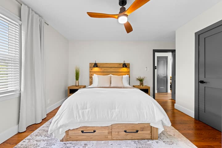 Remodeled Knoxville Home | Fast Wi-fi + Workspace - Knoxville