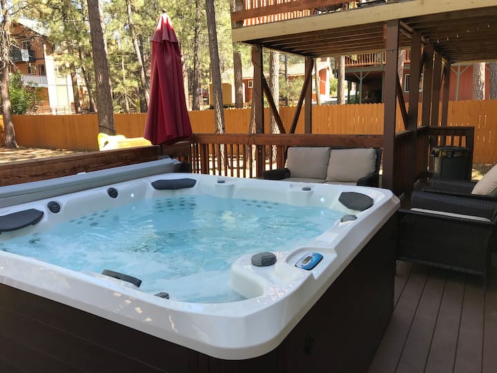 Lake House / W Hot Tub - Big Bear Lake, CA