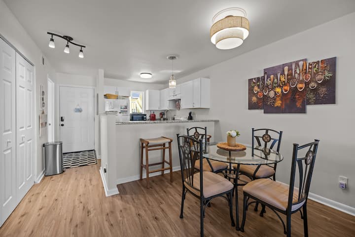 Leslie's Rock Hill Retreat - Rock Hill, SC