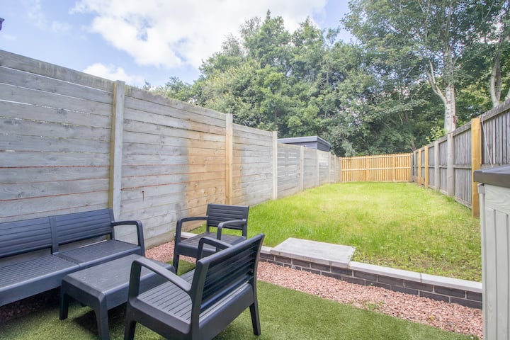 Modern 2-bedroom Home Near Glasgow & Edinburgh - Motherwell