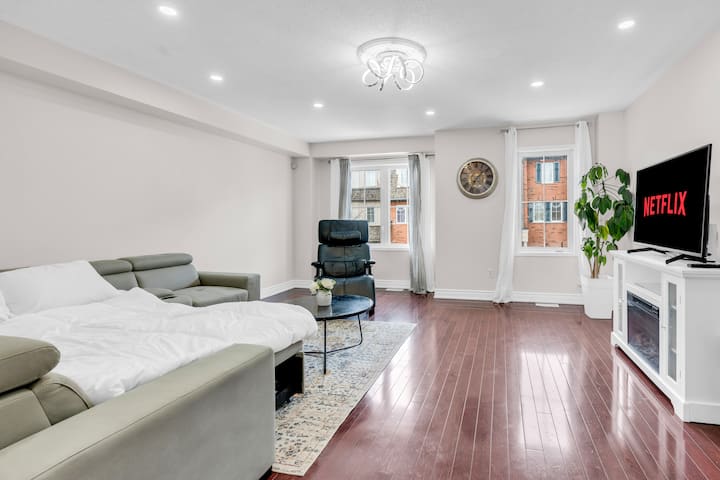 Bright & Cozy 4br Home | Near - Toronto