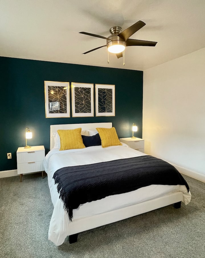 Central 2br/2ba | Walk To Pearl Street & Hiking - Boulder, CO