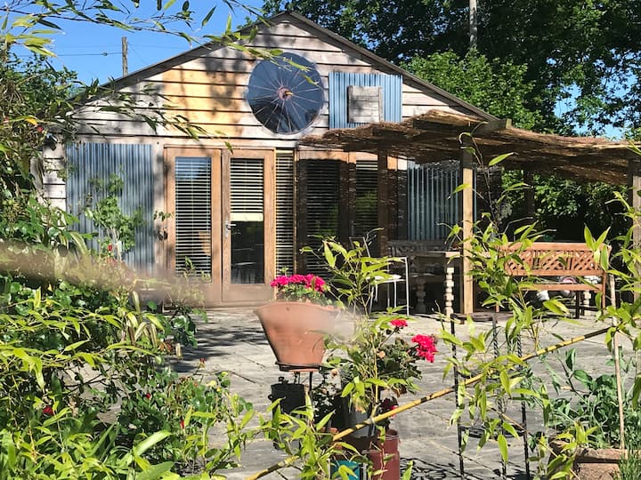 The Wackery - Quirky Decadence - Godalming