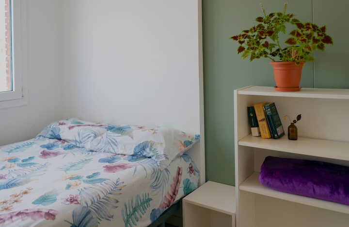 Cozy Room With A View Of The Sea - Badalona
