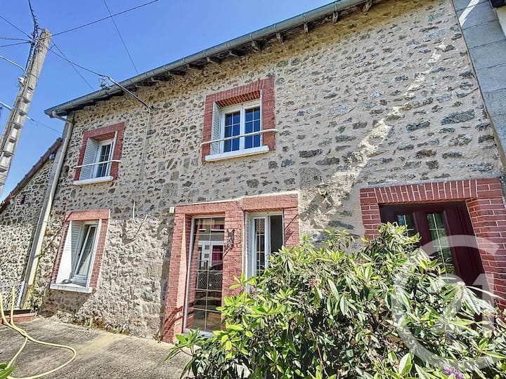 Chez Marguerite Et Lucienne - Creuse