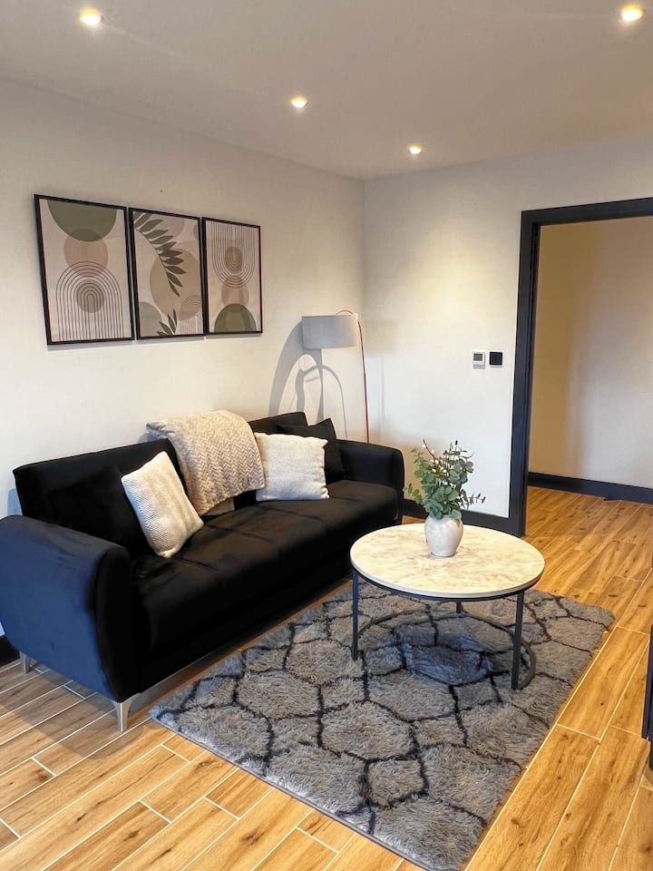 Luxurious Modern 2 Bedroom Apartment With Terrace - Barnet