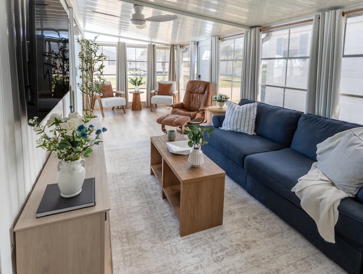 Coastal Hideaway - Cypress Lake, FL