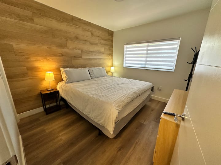 Apt#6 N. Miami Beach/free Parking Washer/d 4 Guest - North Miami, FL