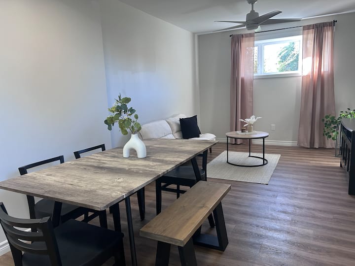 The Dew Drop Inn - New Liskeard