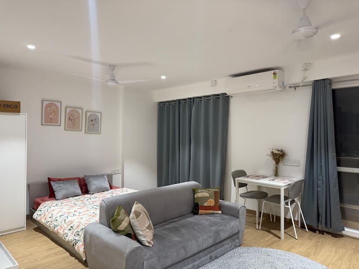 Cozy Studio Near Pune Intairport - Pune