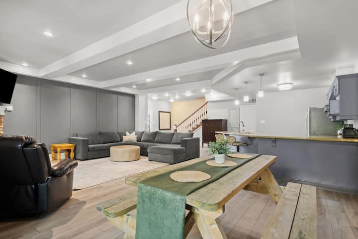 Family Condo For 6 | 10 Minutes To Blue Mountain! - Collingwood