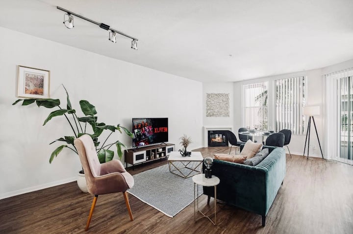 Charming 1br In Marina With Pool & Free Parking - Marina del Rey, CA