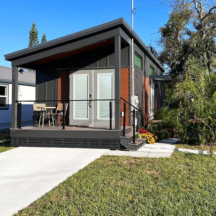 Modern Tiny Home In Oviedo Florida - Oviedo