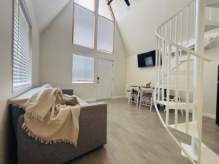 Amazing Tiny House! 25 Minutes From Disney! - Clermont, FL