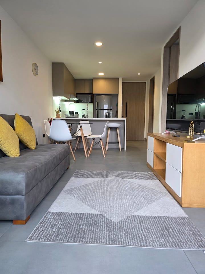 Departamento Acogedor Con Balcón - Quito