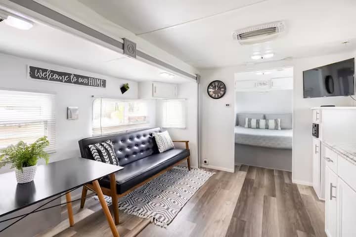 Unique Rv 2 Miles From The Beach - Hollywood, FL