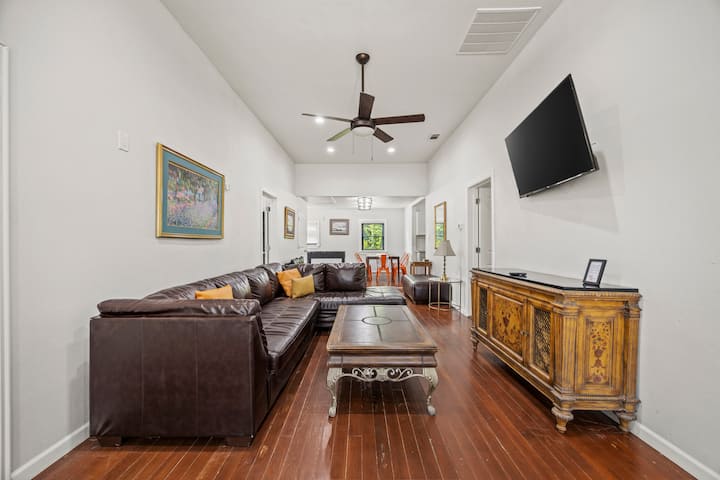 Private Dallas Getaway Near Bishop Arts & Downtown - Highland Hills - Dallas