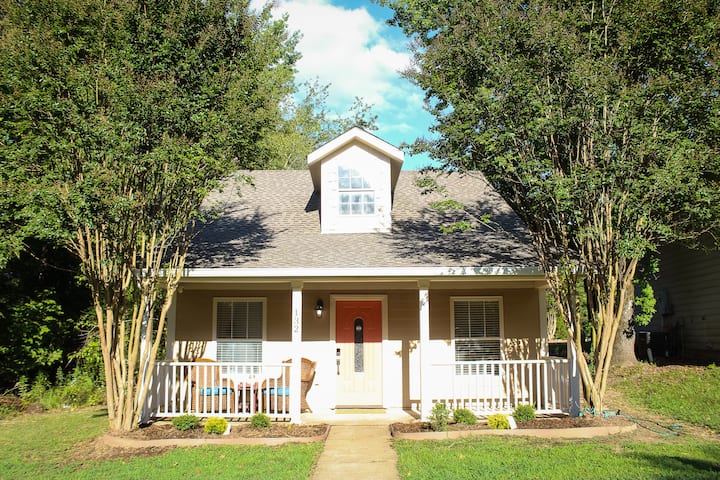 New 3 Br 2 Ba Cottage Near Um - Oxford, MS