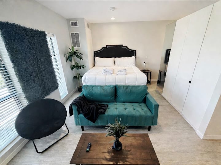 Aqua Loft - Des Moines, IA