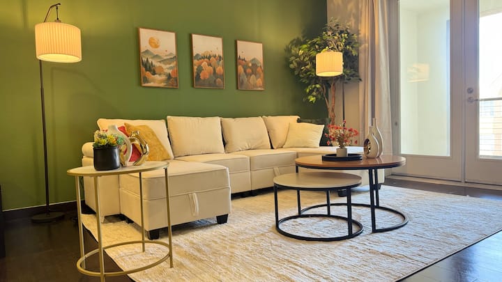 West Hollywood Chic 1br | Free Parking, Pool & Gym - Hollywood, CA