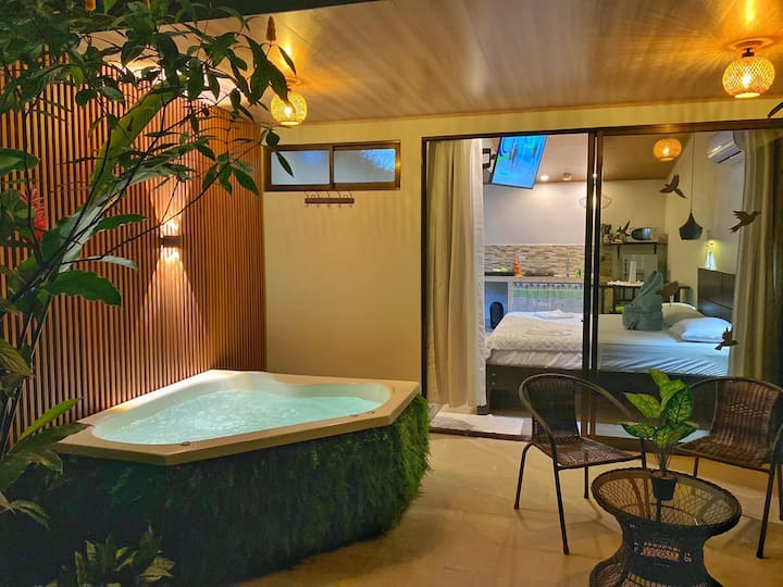 Dökuö Wellness Studio + Private Jacuzzi #2 -