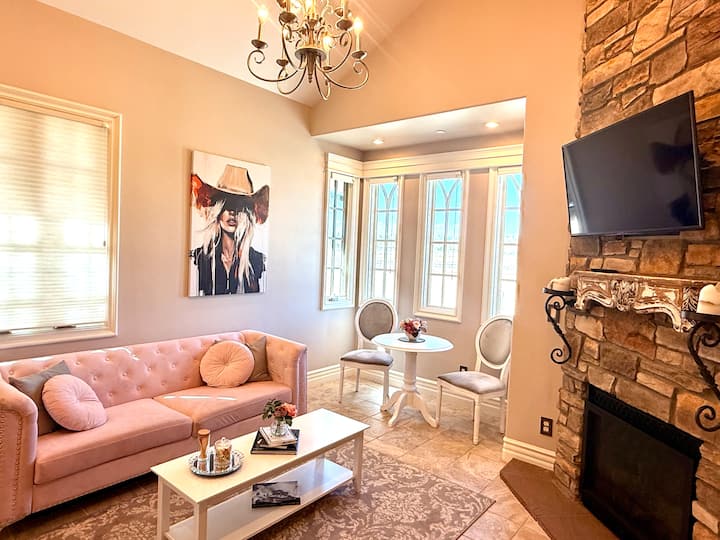 Chic Cottage In Wine Country - Temecula, CA