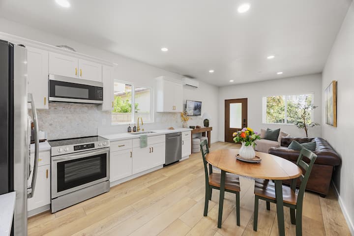 Cozy Cottage On The Golf Course - Bakersfield, CA