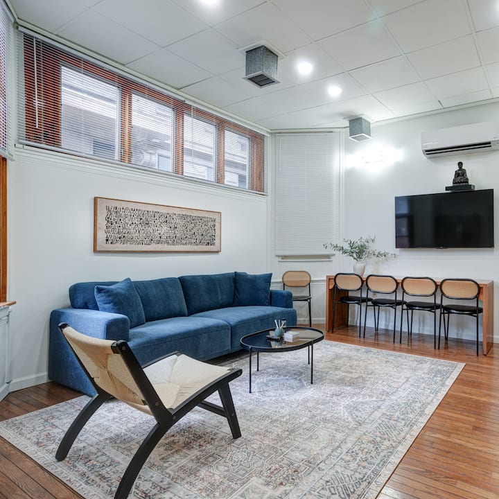 Jacuzzi Retreat | 3br Center City - Sleeps 6 - Philadelphia, PA
