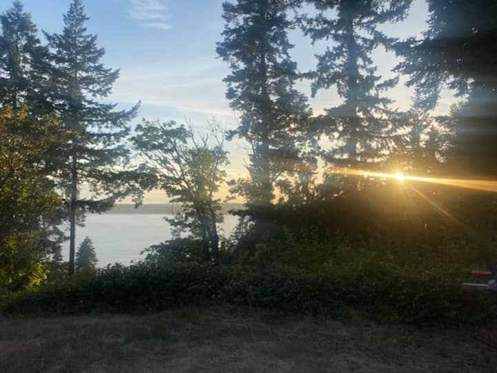 Tucked In The Muk With A View - Mukilteo, WA