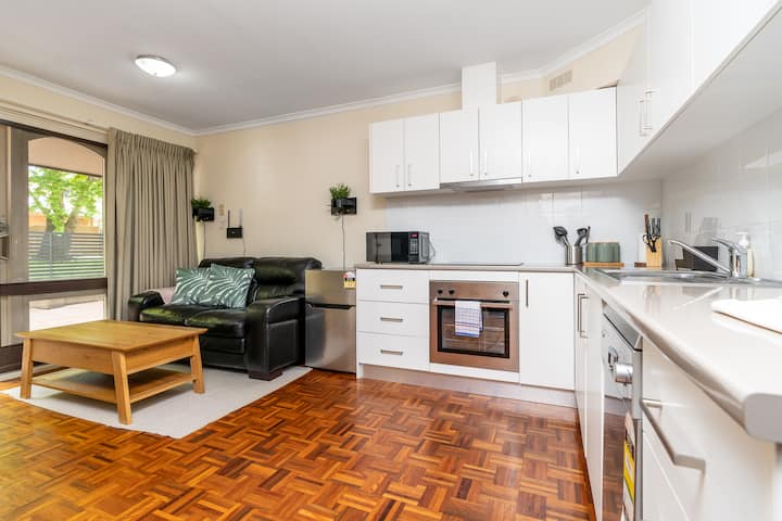 Compact And Convenient Unit - Canberra
