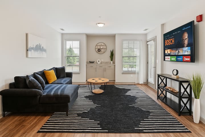 3 Mins To Arsenal & Bridge Street - Huntsville, AL