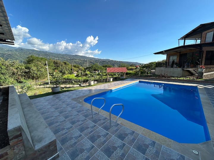 Villa Antolinez Casa #2 - La Mesa