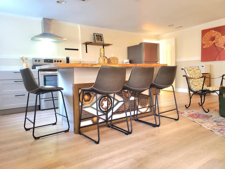 The Holy City Hideaway - Charleston Southern University, North Charleston