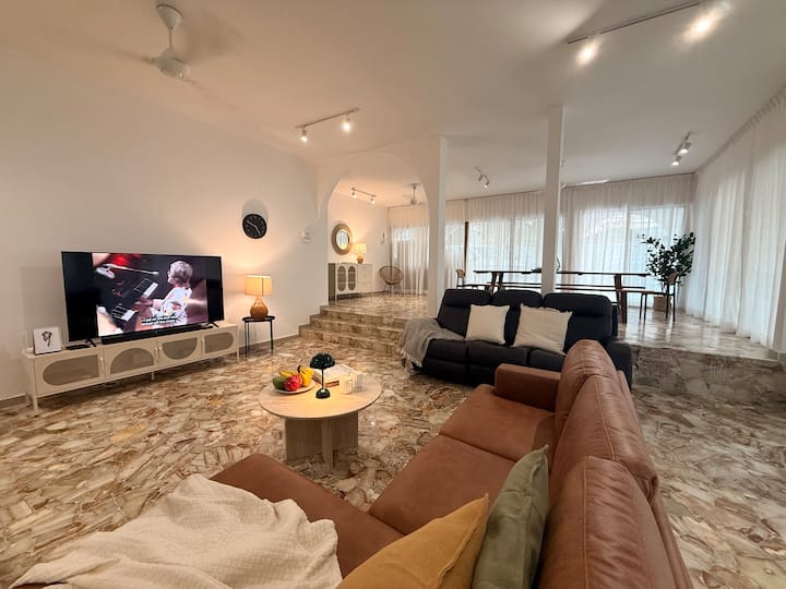 Pj White Houz - Kuala Lumpur