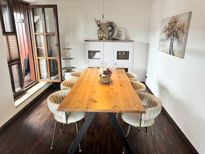 Deluxe Ferienwohnung Top Lage- 100 Qm - Hof
