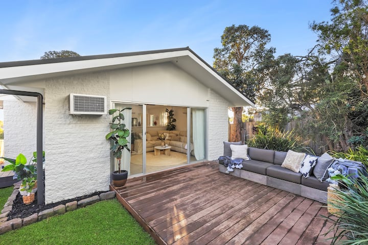 Bright Coastal Retreat |Pet Friendly | Lake Nearby - Ocean Grove