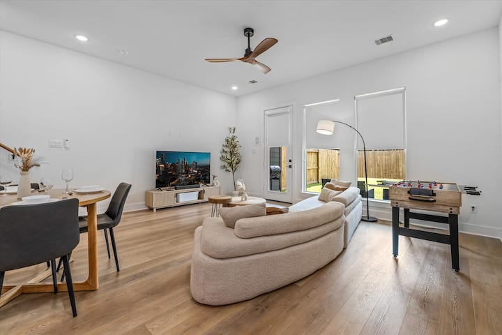 Med Center Home Nr Dt | Yard Bbq Desk Multi Games - Houston, TX