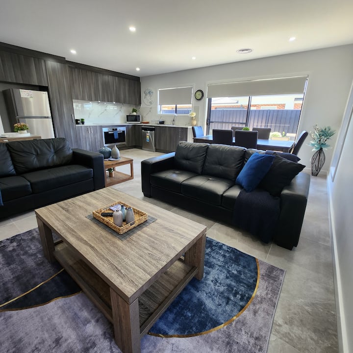 Lbarza Elegant Family 3br Home - Shepparton