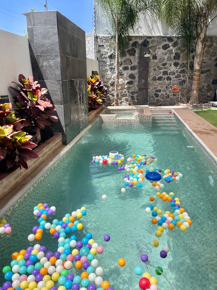 Casa C/alberca Climatizada En Fracc Brisas Temixco - Temixco