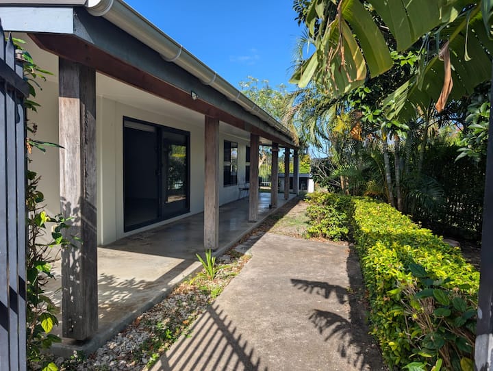 Simple 3br Home Beach & River - Vanuatu